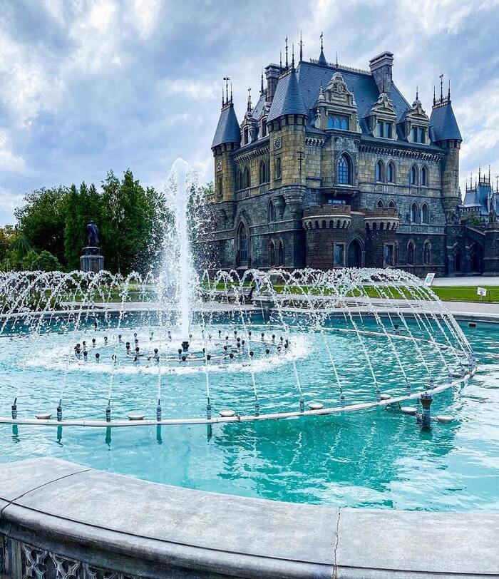 Кто и зачем построил готический замок в Самарской области? - 29.07.24 ...