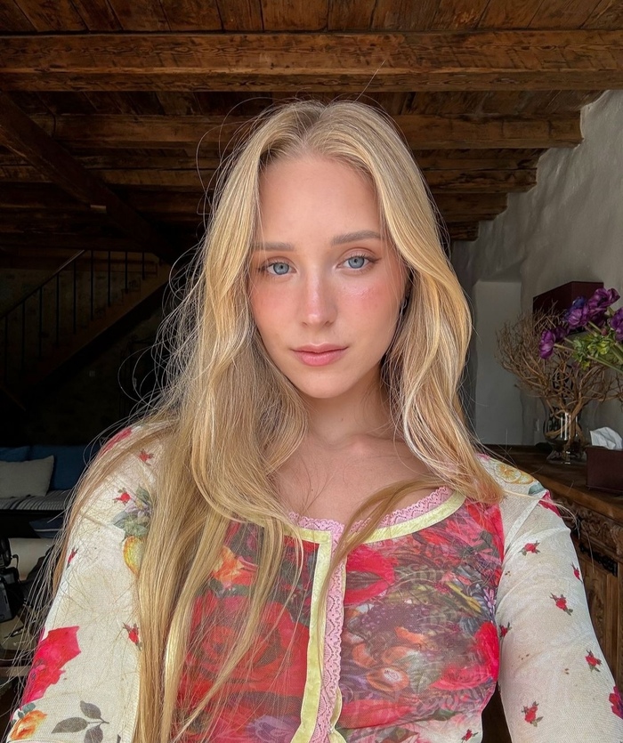 Caroline Zalog | Пикабу