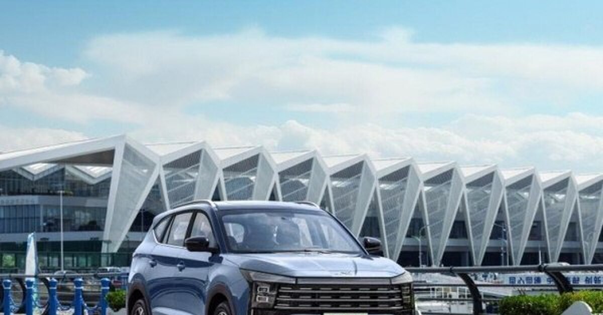 Представлено семейство JAC X8 E, позиционируемых как компактные ...