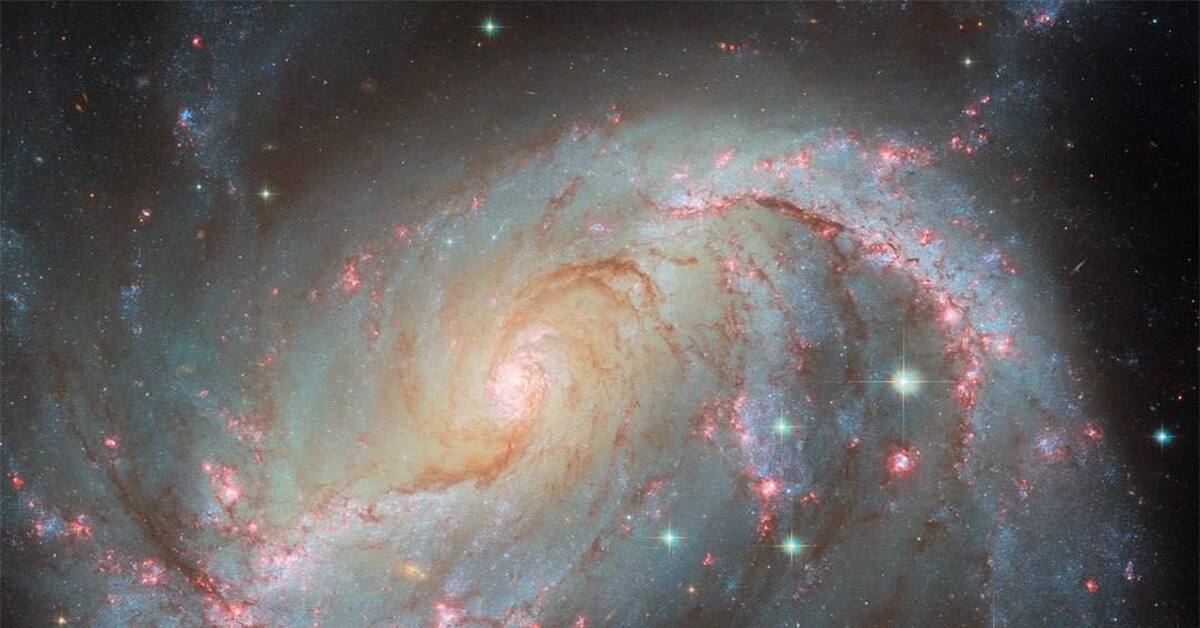 NGC 1672: Барная спиральная галактика от Hubble | Пикабу