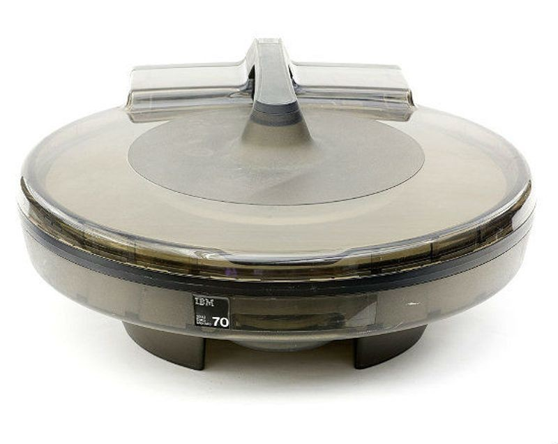 1973: «Winchester» — пионер ключевой технологии жестких дисков - 04.10. ...