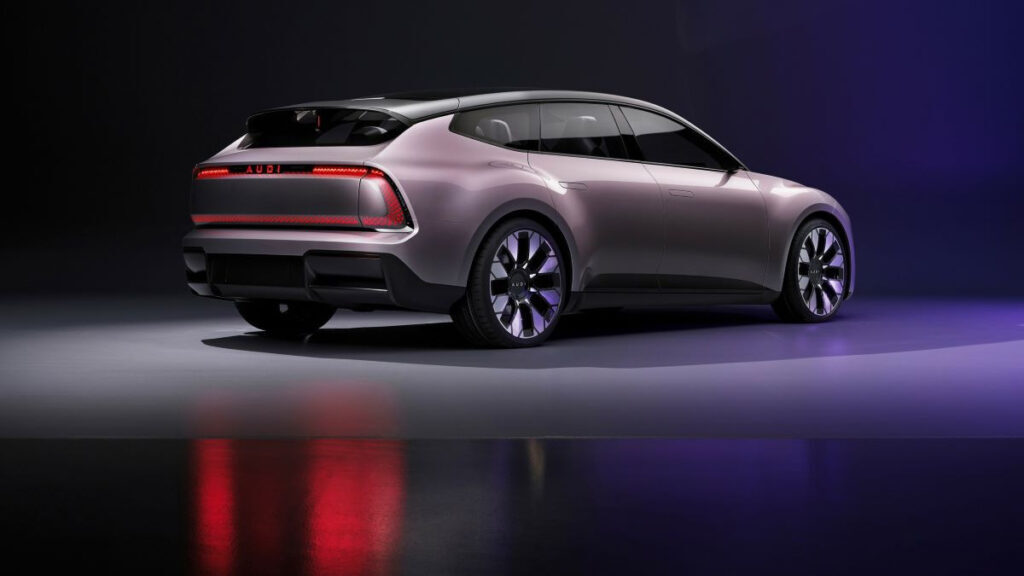 Audi и SAIC представили суббренд и концепт AUDI E - 08.11.24 14:34 | Пикабу