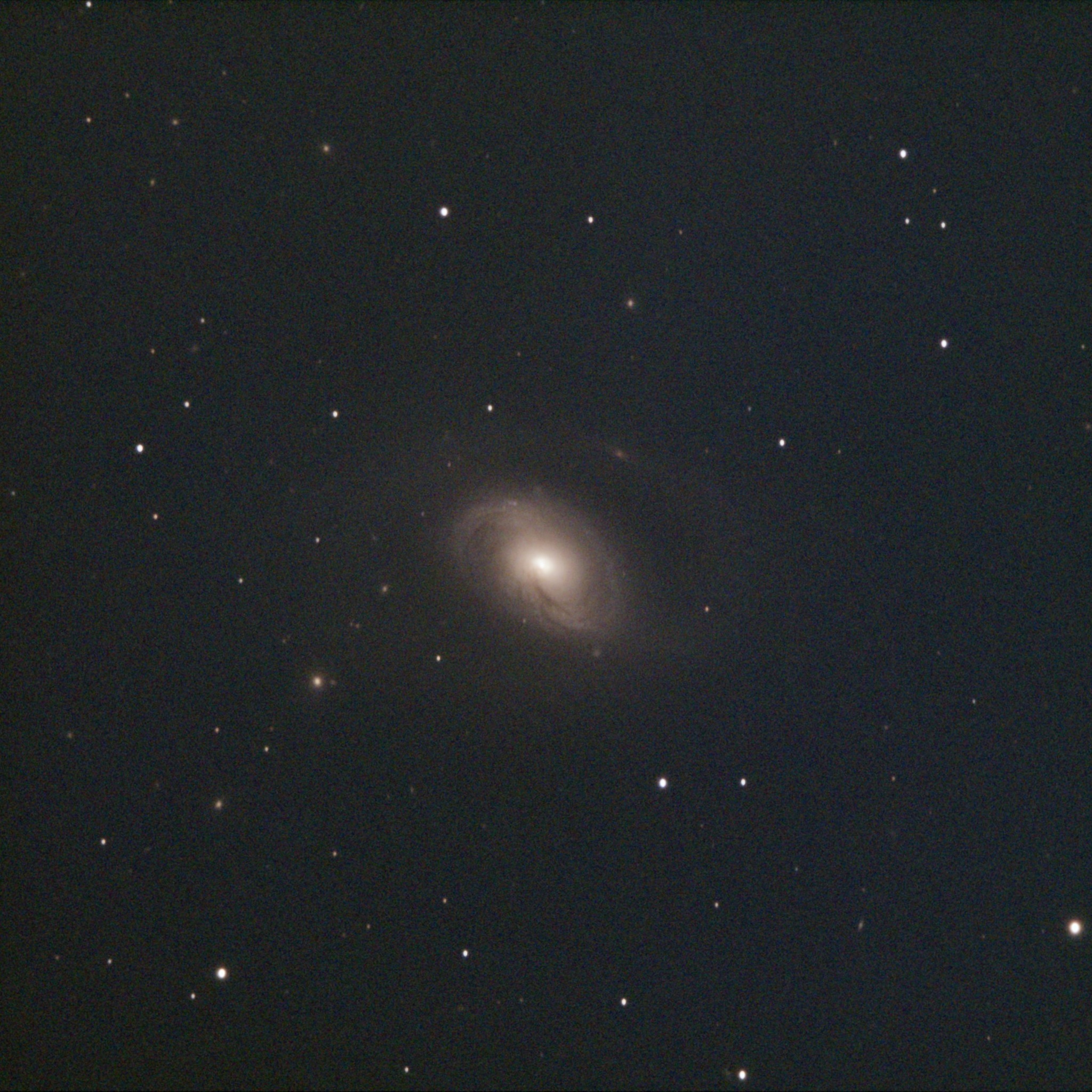 Спиральная галактика NGC 3368 (M96) показываю в телескоп как она ...